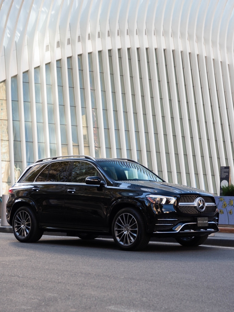 Rent a Mercedes Benz GLE350 4Matic in New York with RealCar ᐈ Luxury Rental Service